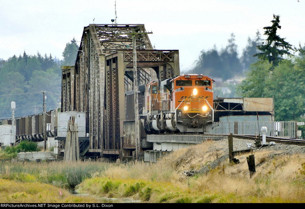 BNSF 8446 North loaded coal at Bridge 37.8